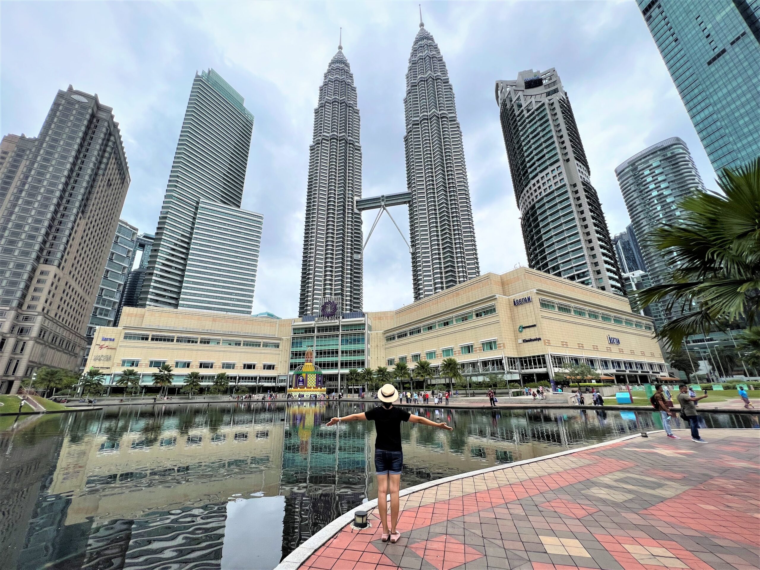 Consultation On Choosing Best Sights To Visit And Popular Tourist ...